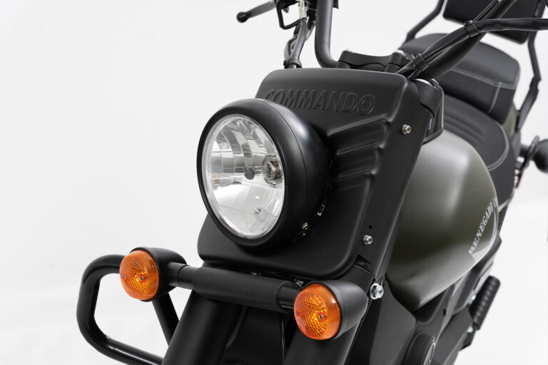Renegade Commando 125 - UM Motorcycles